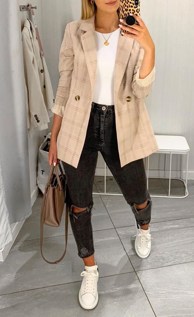 21 Great Fall Outfits For Women: Fashion Trends - ClassyStylee