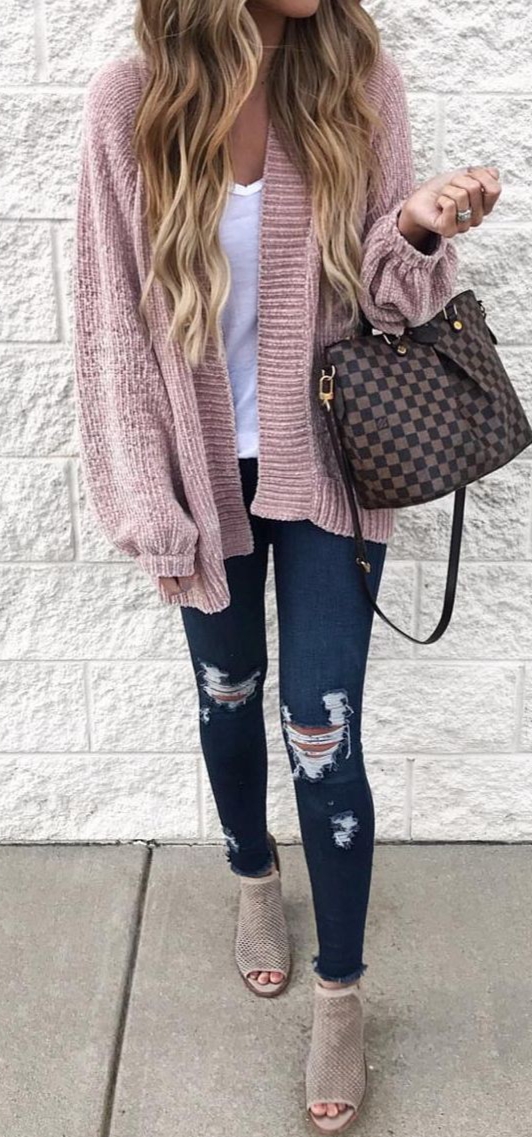 33 Comfy Winter Outfits for Women - ClassyStylee